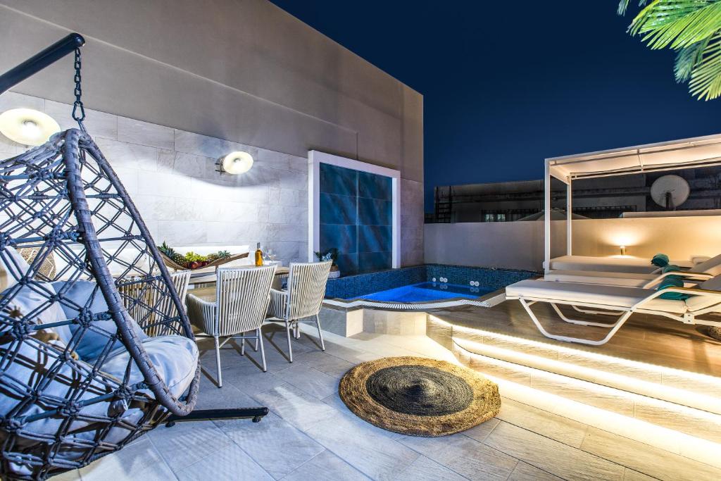Kallisti Palace - Superior Neoclassic Villa with Pool & Deluxe ...
