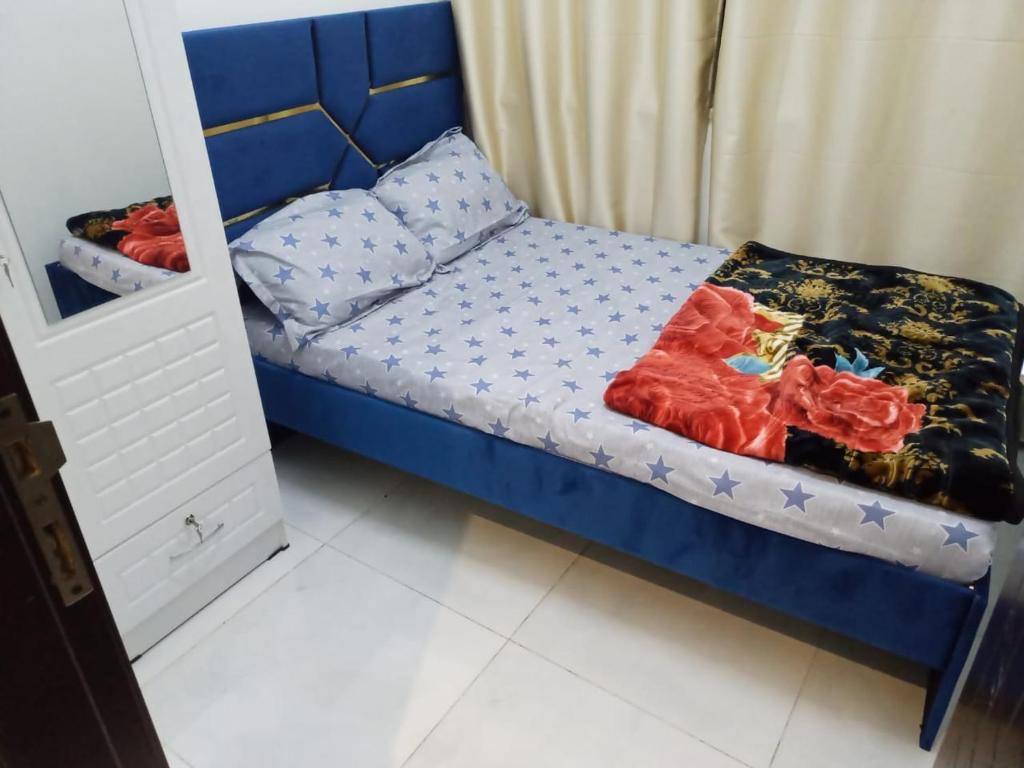 Elite Space Partition room in Dubai very near Union and Banyas Metro ...