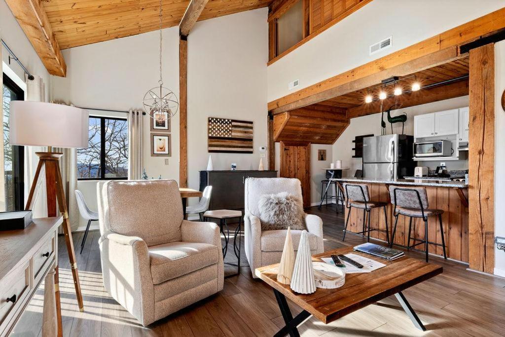 Mountain Inn Lodge 52 with Wintergreen Advantage, Wintergreen (updated ...