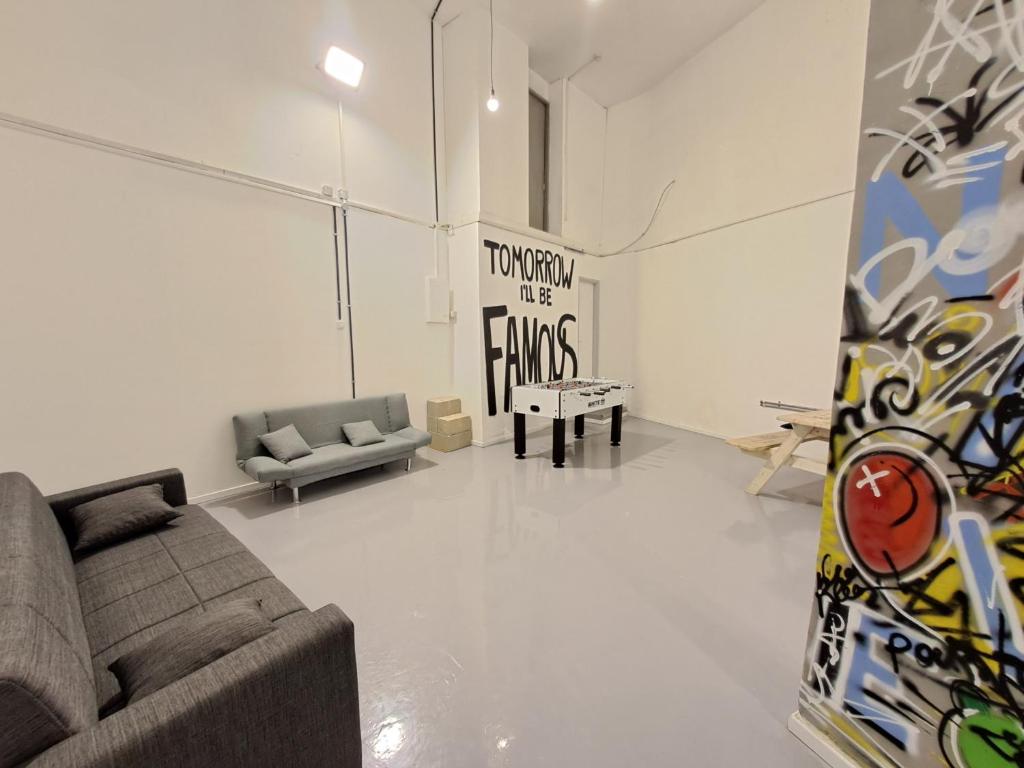 Fellini E la nave va loft, Haifa (updated prices 2025)