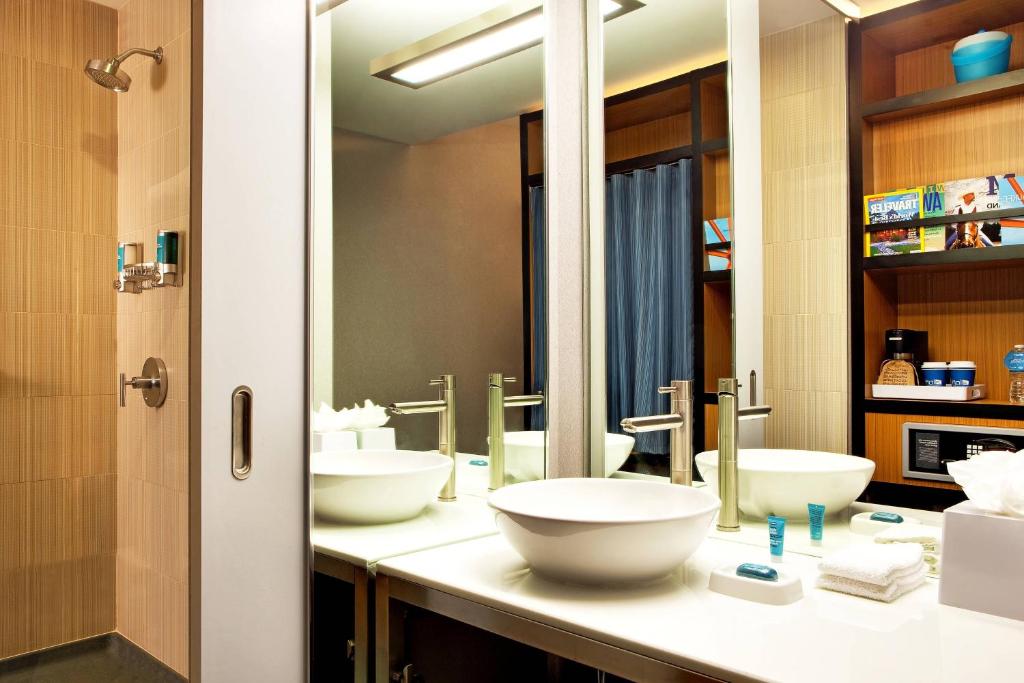 aloft Hotel Milwaukee Downtown, Milwaukee (updated prices 2025)