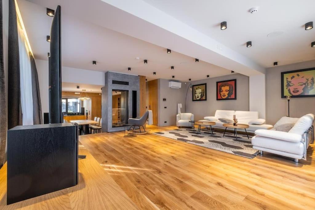 Luxurious House in an Exclusive Complex, Mount View, Sofia (updated ...