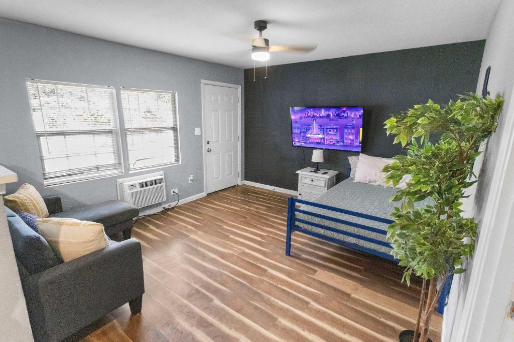 HTX King Bed Apt I Sleeps 2 Parking MedCenter, Houston (updated prices ...