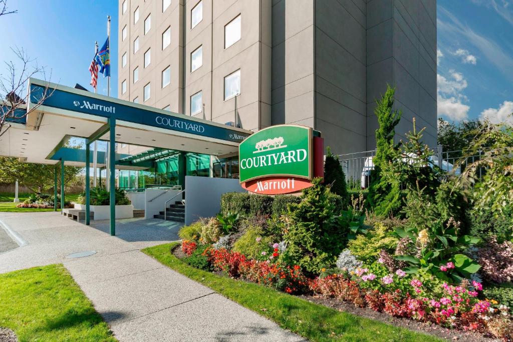Courtyard by Marriott New York JFK Airport, Queens (updated prices 2025)