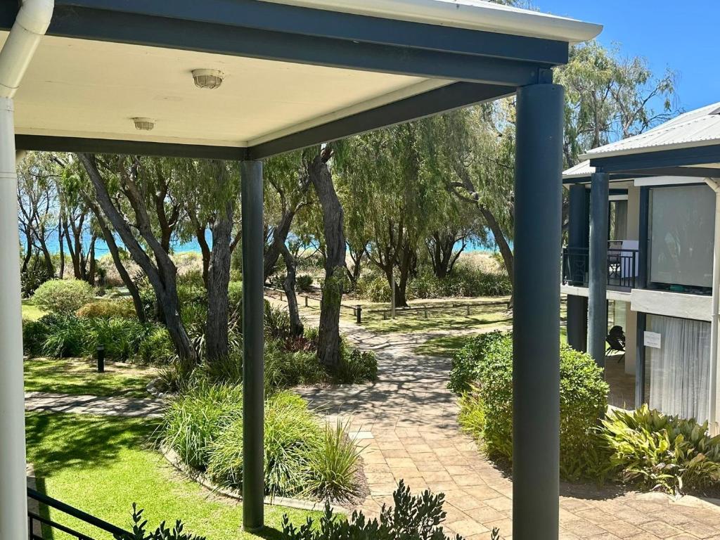 Cape View Beach Resort - Endless Summer, Broadwater (updated prices 2025)
