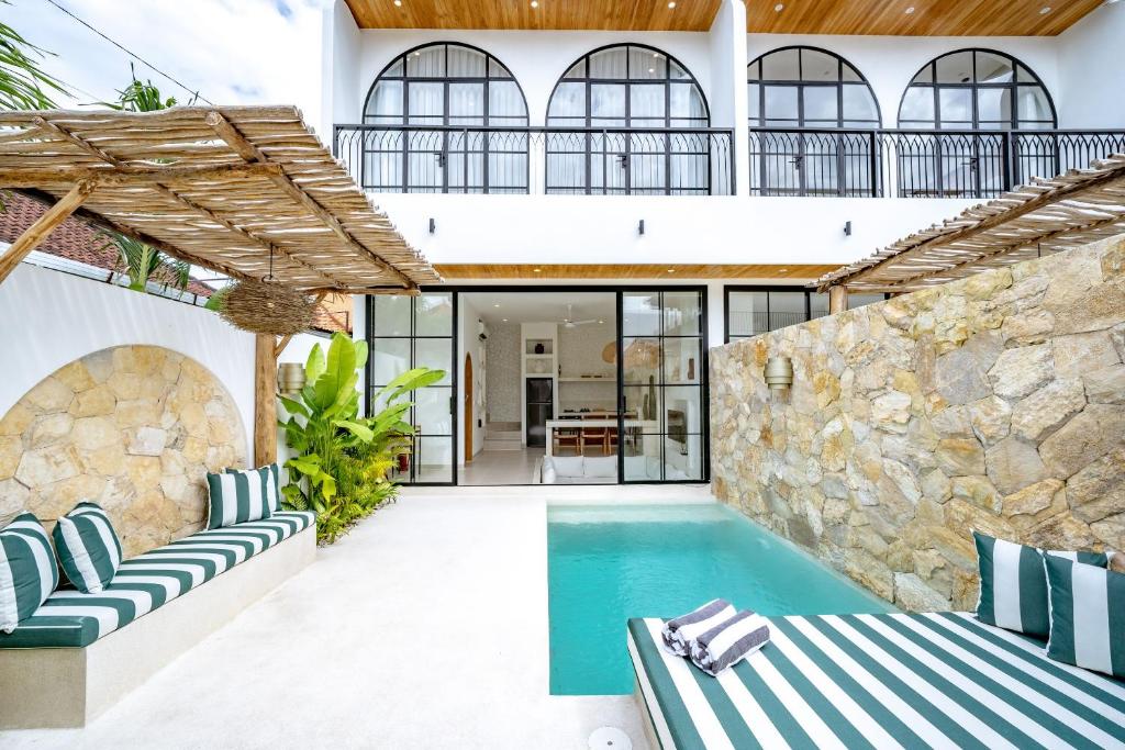 Villa Ratu Canggu - Luxury Villa, Walk to Beaches, Canggu (updated ...