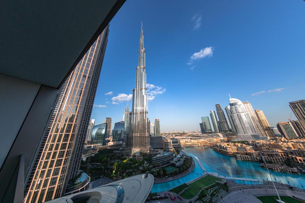 Grande Signature Residence, Burj Khalifa and Fountain View, Dubai ...