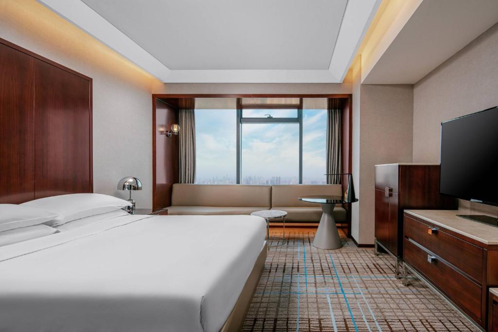 Renaissance Shanghai Zhongshan Park Hotel, Shanghai (updated prices 2025)