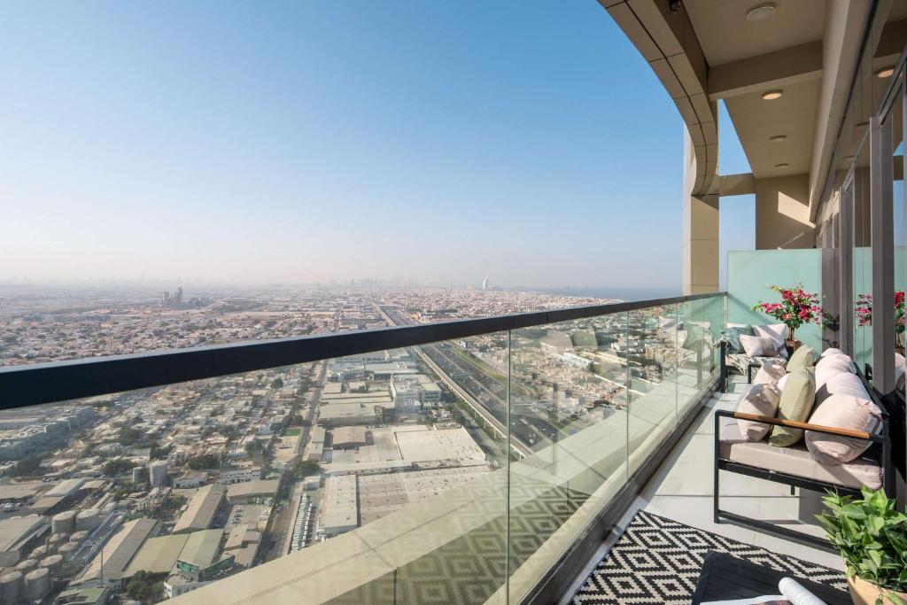 Frank Porter - Aykon City Tower C, Dubai (updated prices 2026)