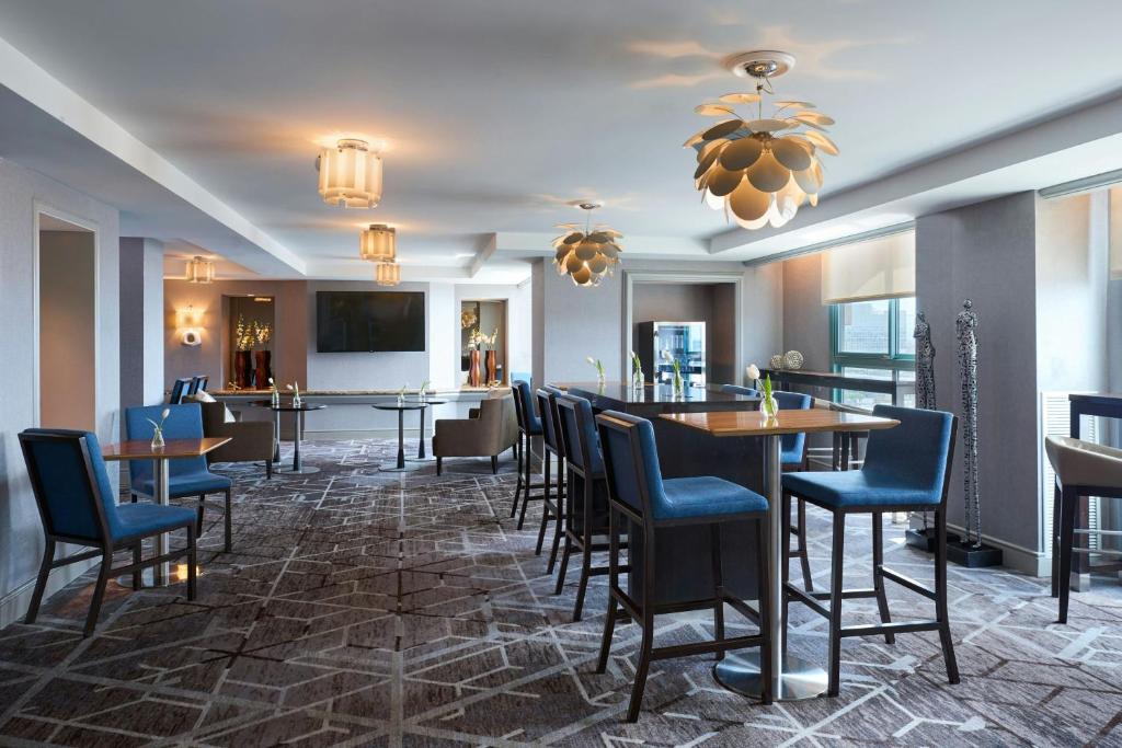 Renaissance Los Angeles Airport Hotel, Los Angeles (updated prices 2025)