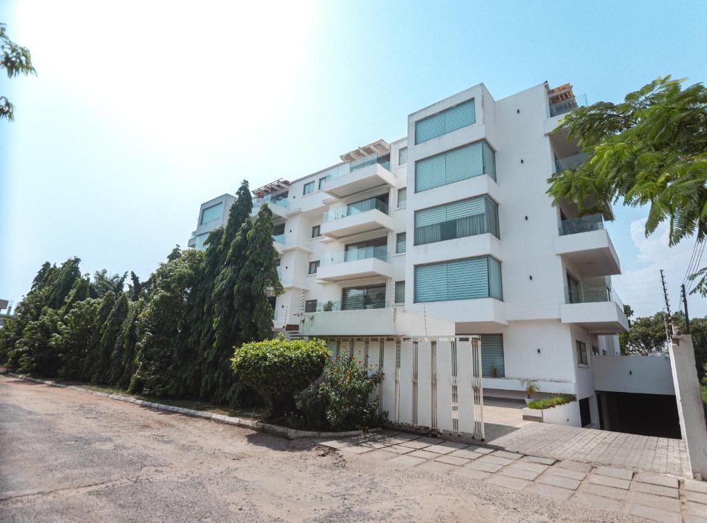 3 bedroom Luxury Apartment, Labone, Accra (updated prices 2025)