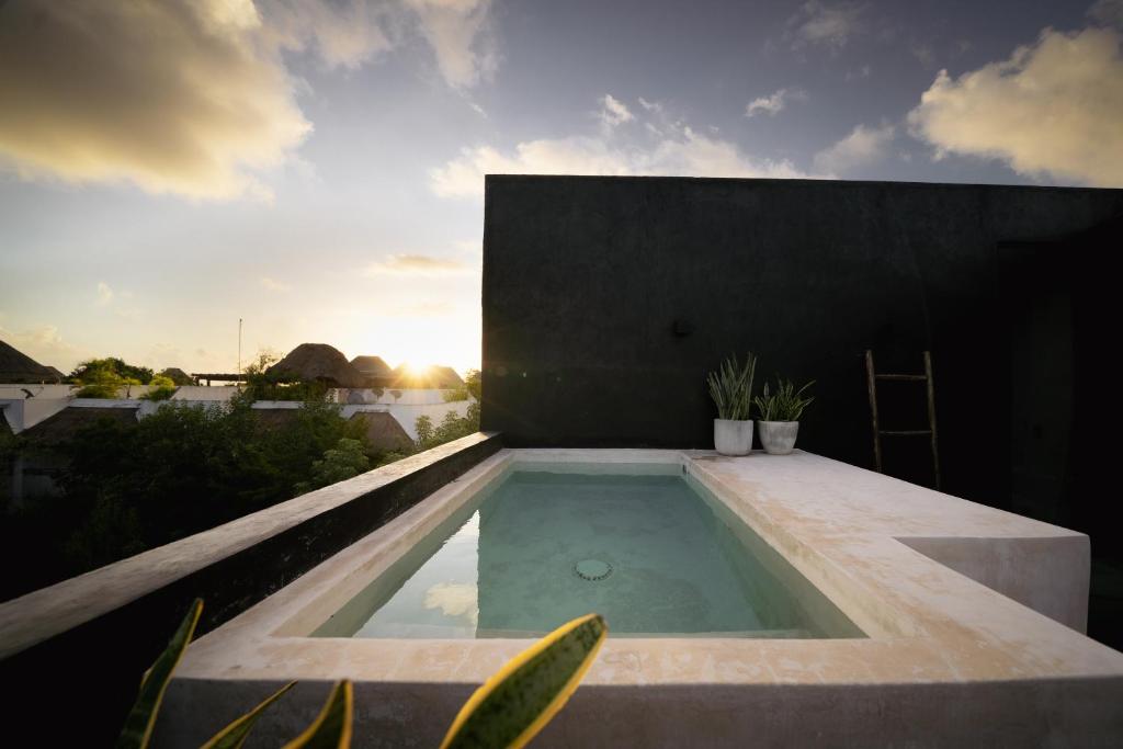 Design Luxury 3BR Villa with 3 Pools, stunning Rooftop, Boho Style ...