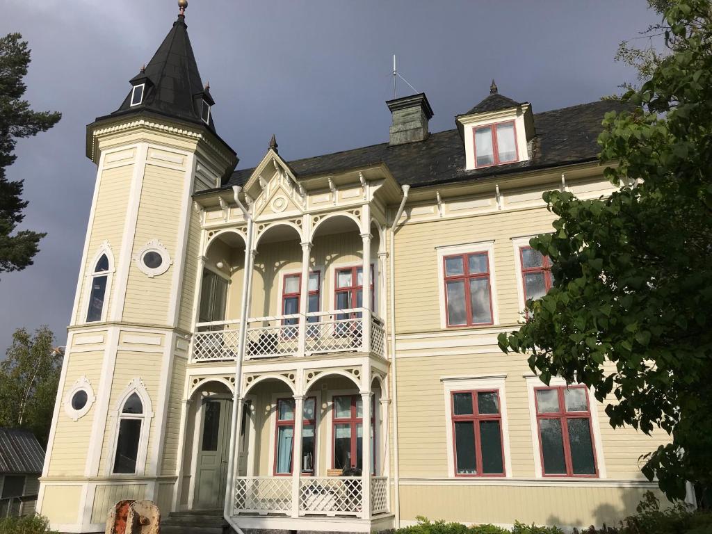 Sekelskiftesvillan, Edsbyn (updated prices 2026)