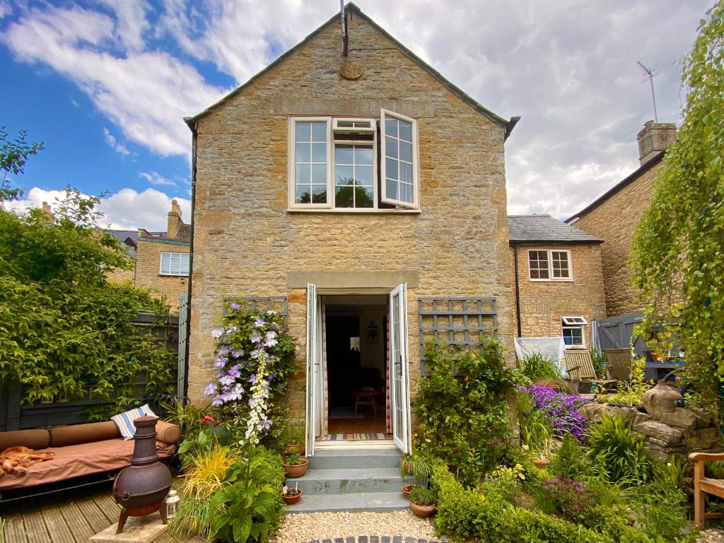 Lamorna Cottage, Chipping Norton (updated prices 2025)