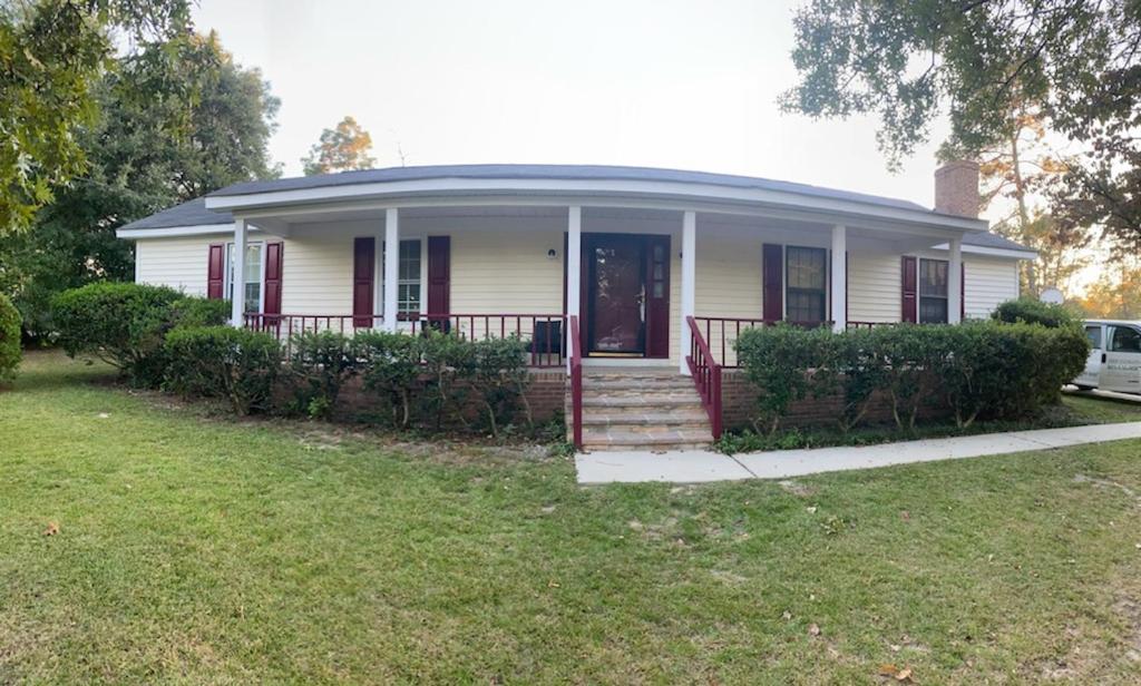 Beautiful ranch style home, Columbia (updated prices 2025)