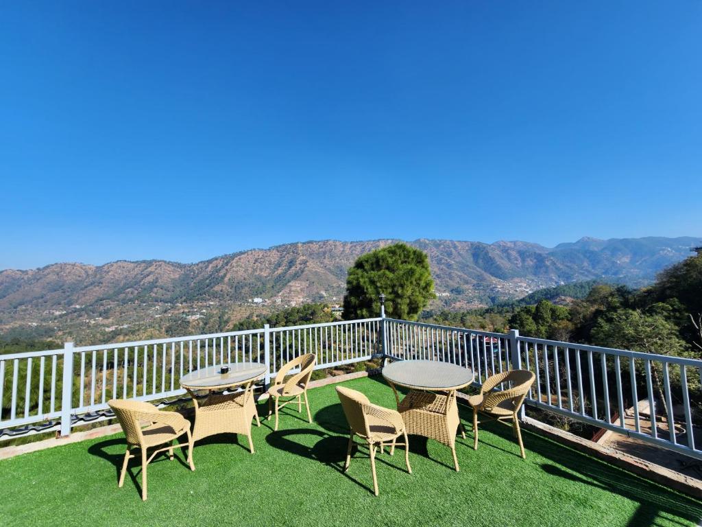 Kasauli Green View With Pool by Kasauli Vista, Kasauli (updated prices ...