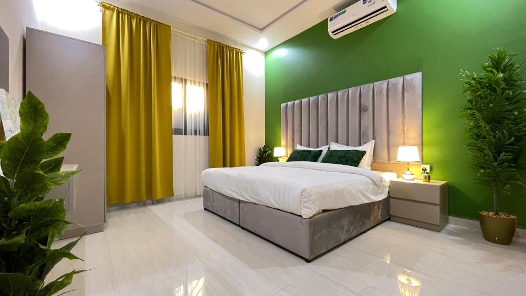 IS 13 Green light studio, Riyadh (updated prices 2025)