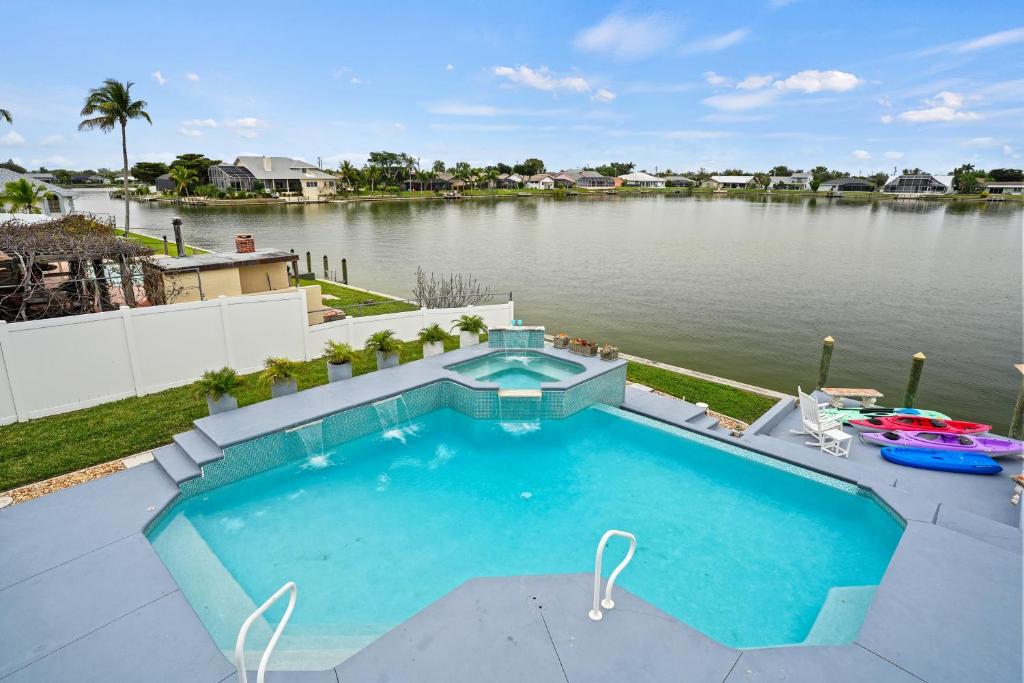 Infinity & Beyond Lake Front, Cape Coral (updated prices 2026)