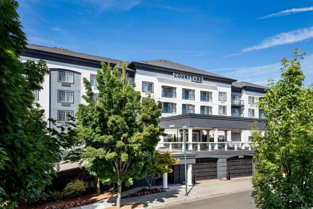 Courtyard by Marriott Portland North, Portland (updated prices 2026)