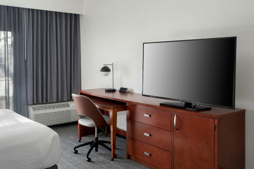 Courtyard by Marriott Silver Spring North/White Oak, Silver Spring ...