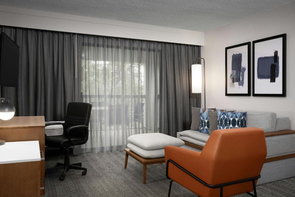 Courtyard by Marriott Orlando East/UCF Area, Orlando (updated prices 2025)