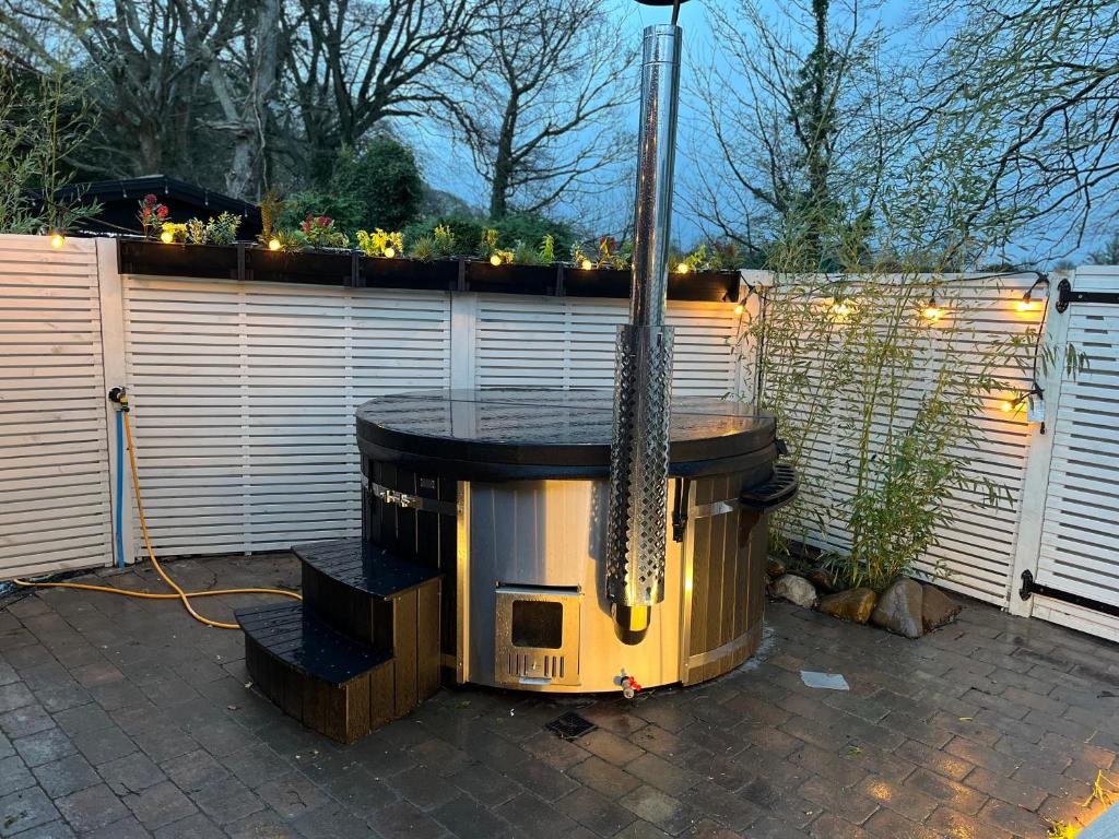 Caban Y Tan Ffawydd Luxury couples retreat with private Wood Fired Hot ...