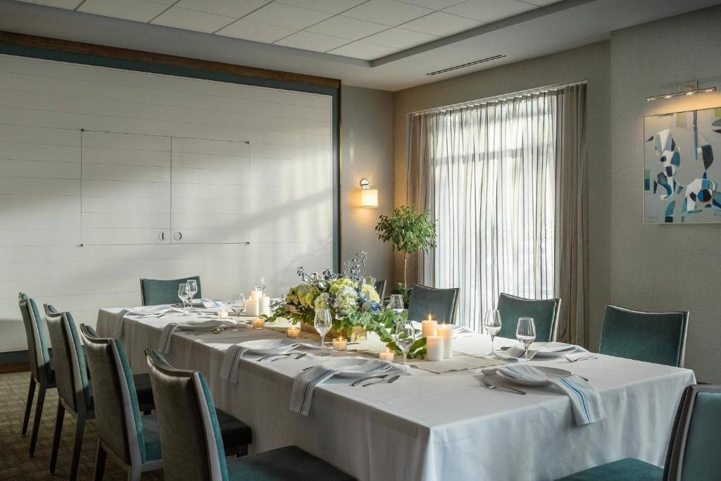 Courtyard Burlington Harbor, Burlington (updated prices 2025)
