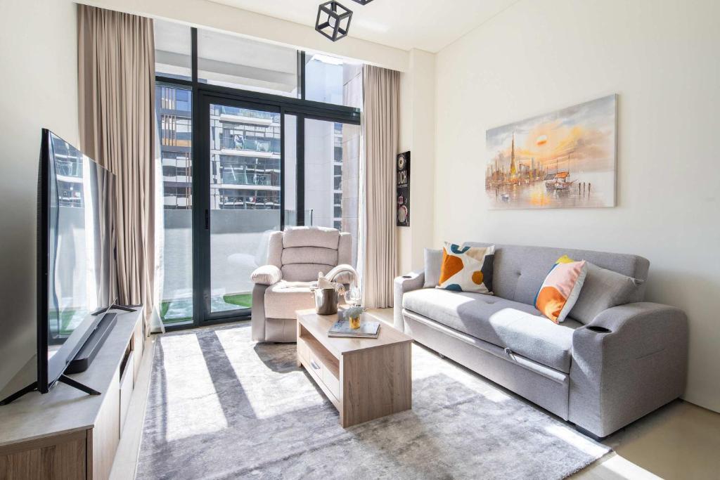 Frank Porter - Azizi Riviera 26, Dubai (updated prices 2025)