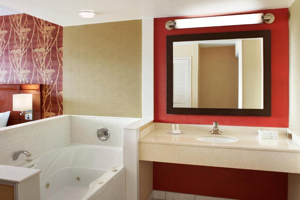 Courtyard by Marriott Niagara Falls, Niagara Falls (updated prices 2025)