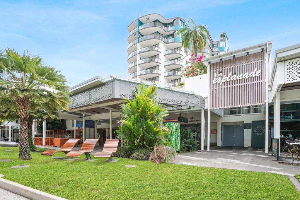Tropical Tides at Cairns Esplanade, Cairns (updated prices 2026)