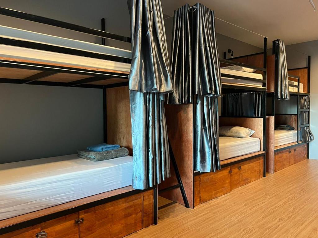 Hangover Chill & Hill Hostel, Phi Phi Don (updated prices 2025)