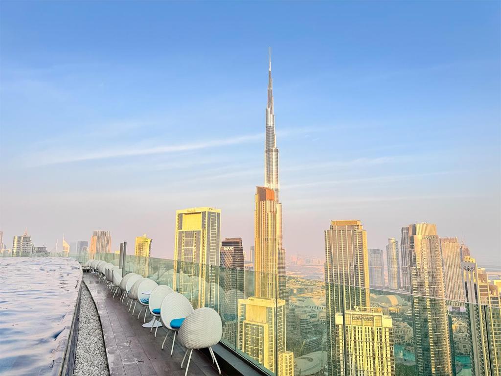 AvalonStay - Paramount Midtown Dubai High Floor With Burj Khalifa view ...