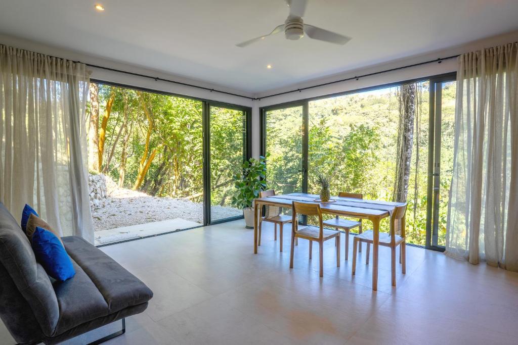 Tropica Flats, Santa Teresa Beach (updated prices 2025)