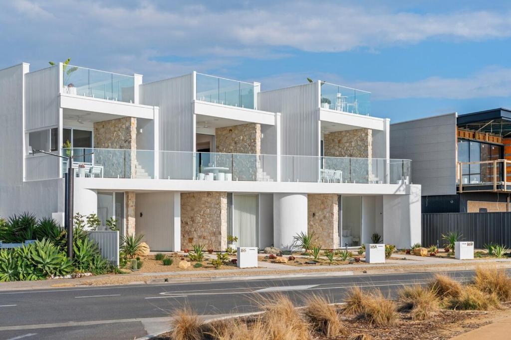 Sunsets Aldinga Beach, 4 king rooms, rooftop, incredible views, Aldinga ...