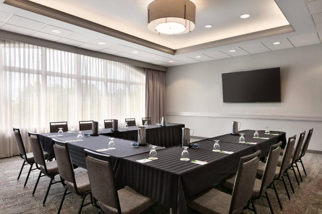 Courtyard by Marriott Tysons McLean, Tysons Corner (updated prices 2025)