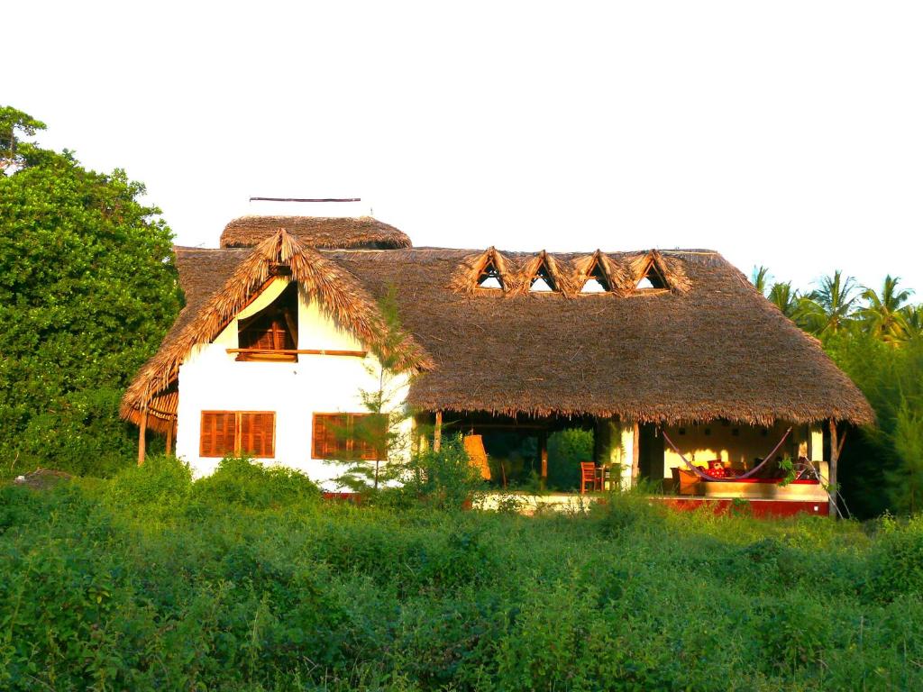 Magical 4-bed staffed Watamu house with epic views, Watamu (updated ...