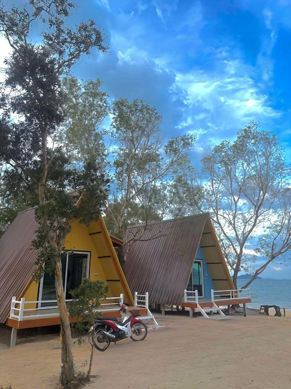 Tree Beach Resort, Ko Phayam (updated prices 2026)