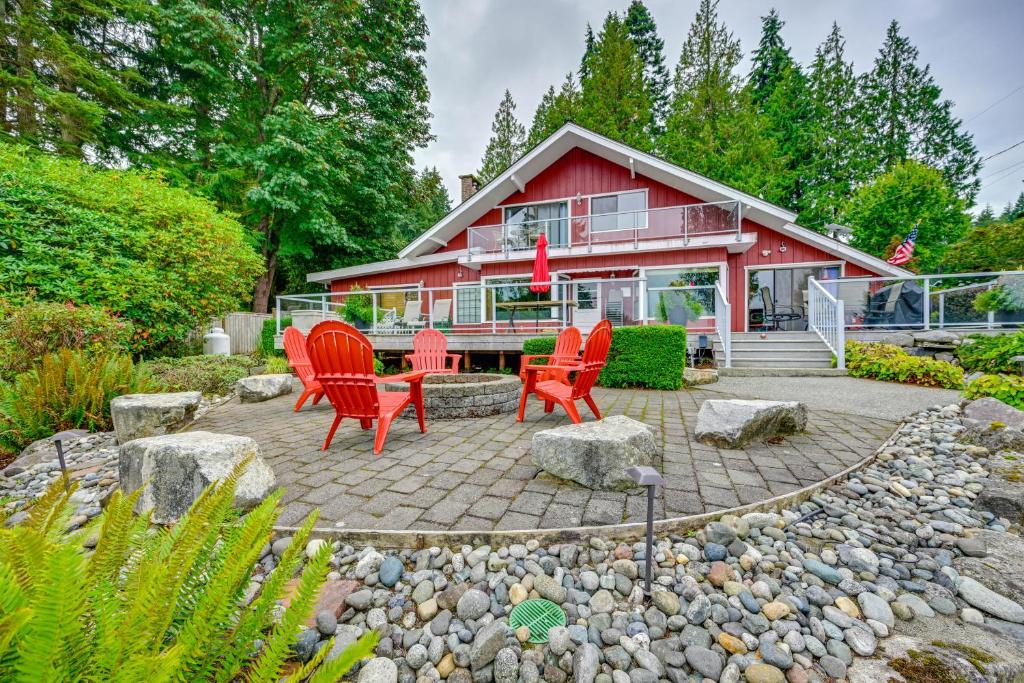 Waterfront Kingston Getaway Beach Access On-Site!, Kingston (updated ...