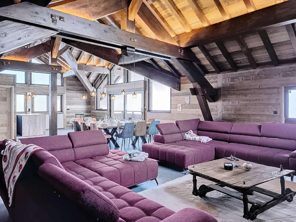 Chalet luxe 12 pers pied des pistes avec jacuzzi et parking - FR-1-416 ...