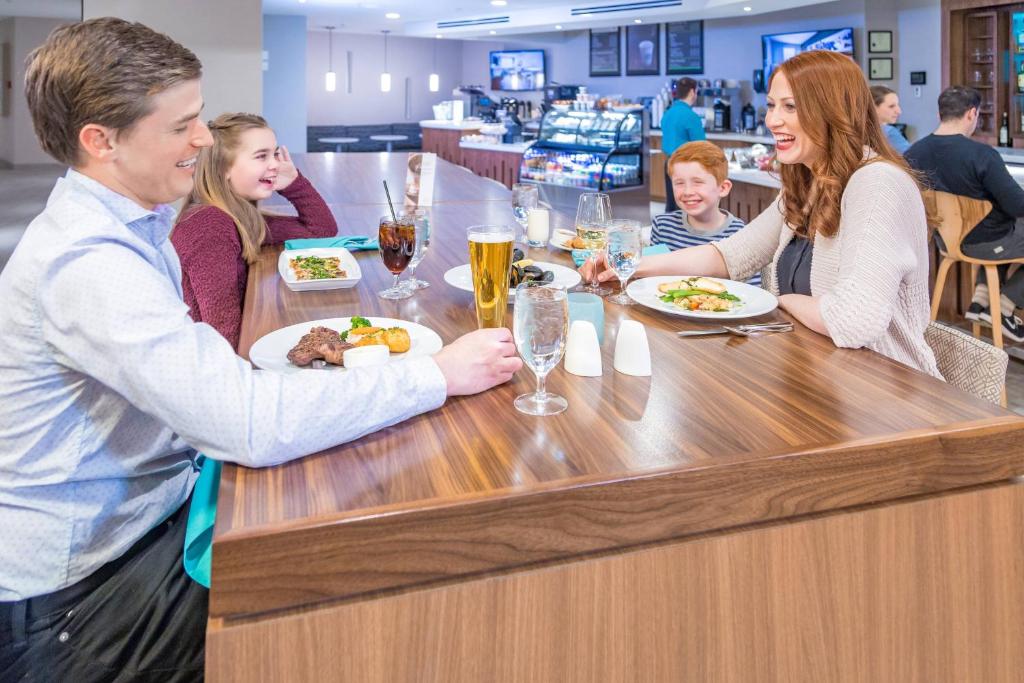 Delta Hotels by Marriott Dartmouth, Halifax (updated prices 2025)