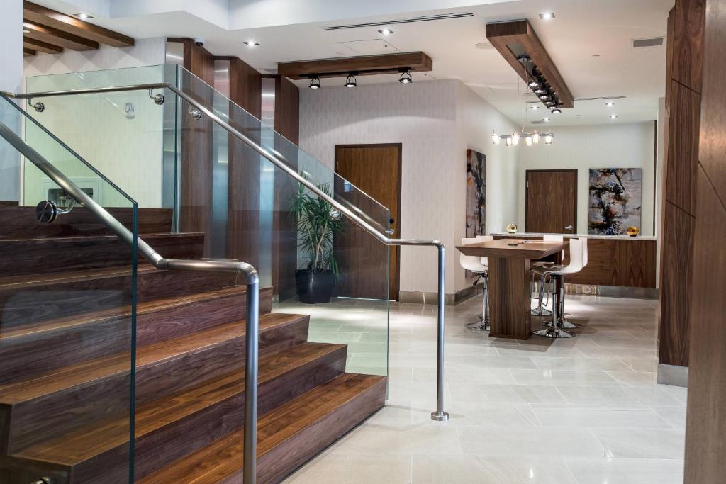 Delta Hotels by Marriott Waterloo, Waterloo (updated prices 2025)