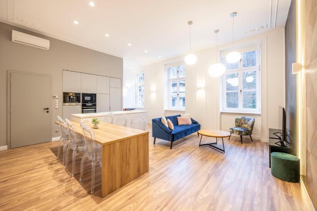 Clark & Chain Charm Grand Suite with Castle View, Budapest (updated ...