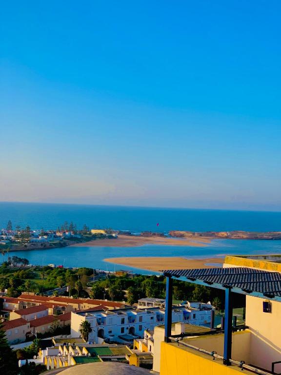 La terasse vue sur mer uniquement les familles, Oualidia (tarifs ...