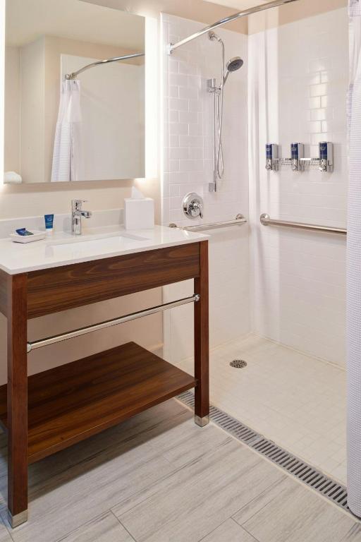 Four Points by Sheraton Detroit Novi, Novi (updated prices 2025)