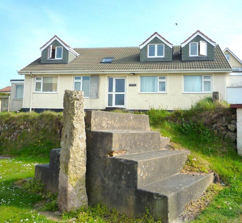 Perran Steps, Perranporth (updated prices 2025)