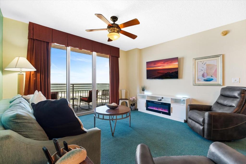 Breathtaking Direct Oceanfront 2BR Retreat at Wyndham Ocean Walk Resort ...