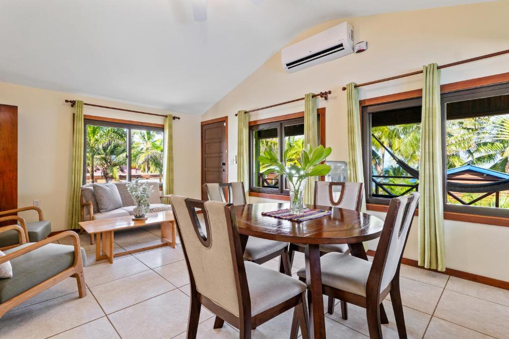 Coconut Row Boutique Hotel, Hopkins (updated prices 2025)