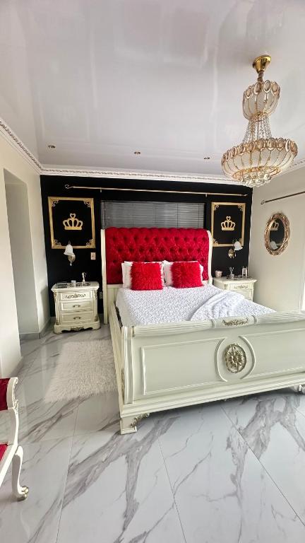 House of Royalty, Gqeberha (updated prices 2025)