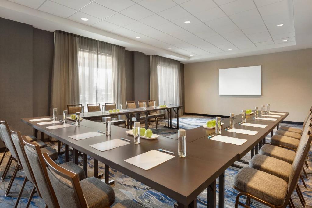 Fairfield Inn & Suites by Marriott Boulder Longmont, Longmont (updated ...