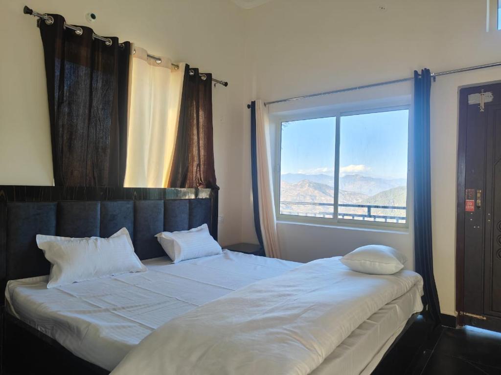 Happy Homestay And Rooftop cafe, Chamba (precios actualizados 2025)